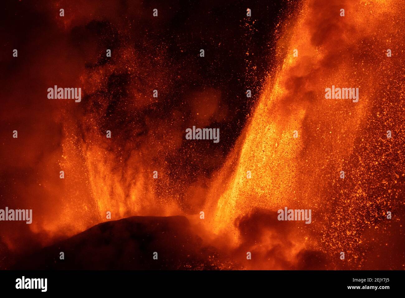 Volcanic ash fallout hi-res stock photography and images - Alamy
