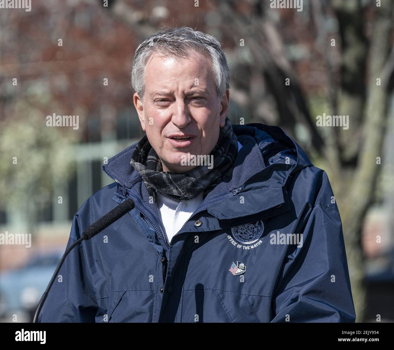 (4/6/2020) Mayor de Blasio holds media briefing after visiting ...