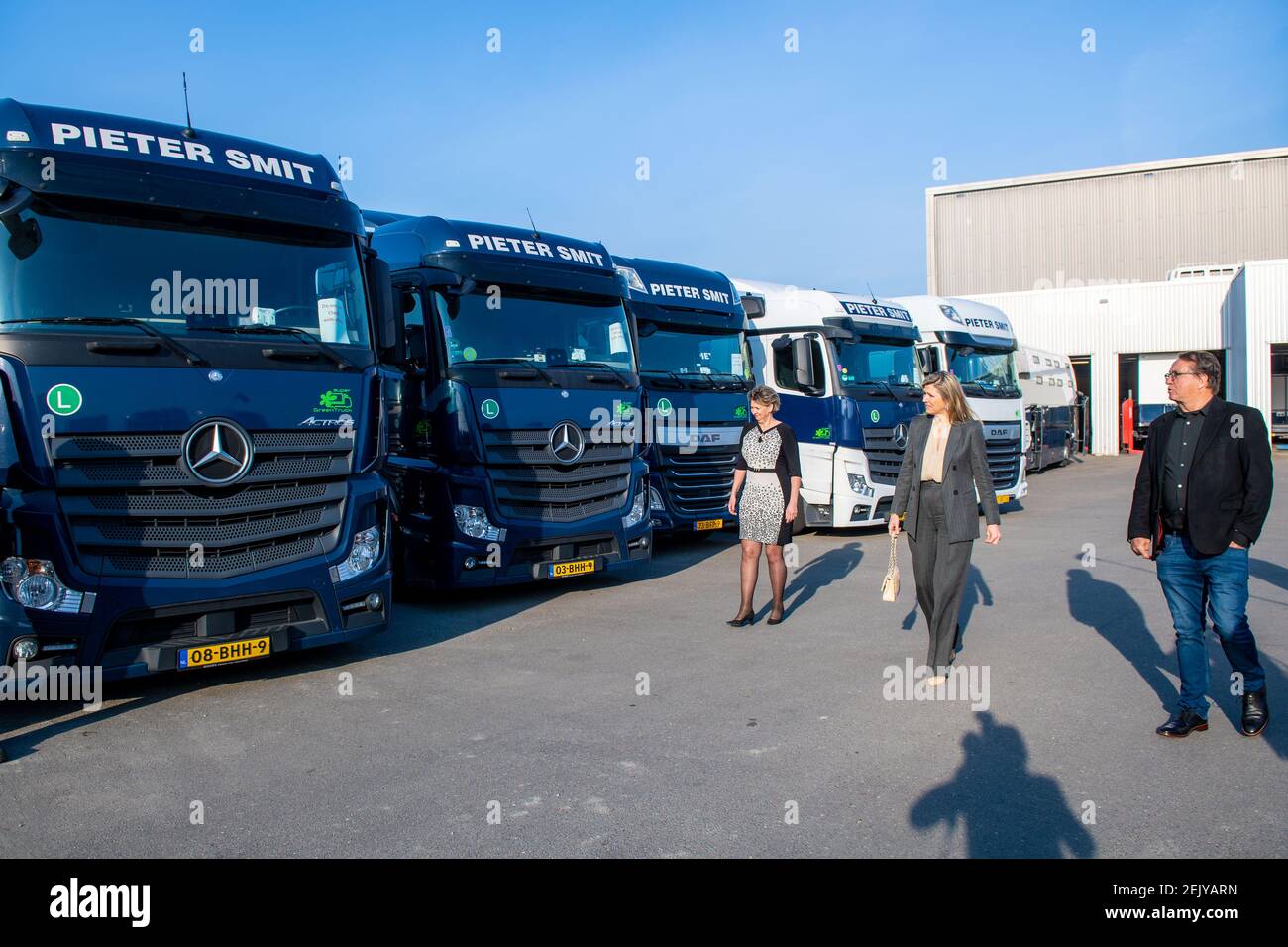 NIEUW-VENNEP - Koningin Maxima bezoekt transportbedrijf Pieter Smit in ...