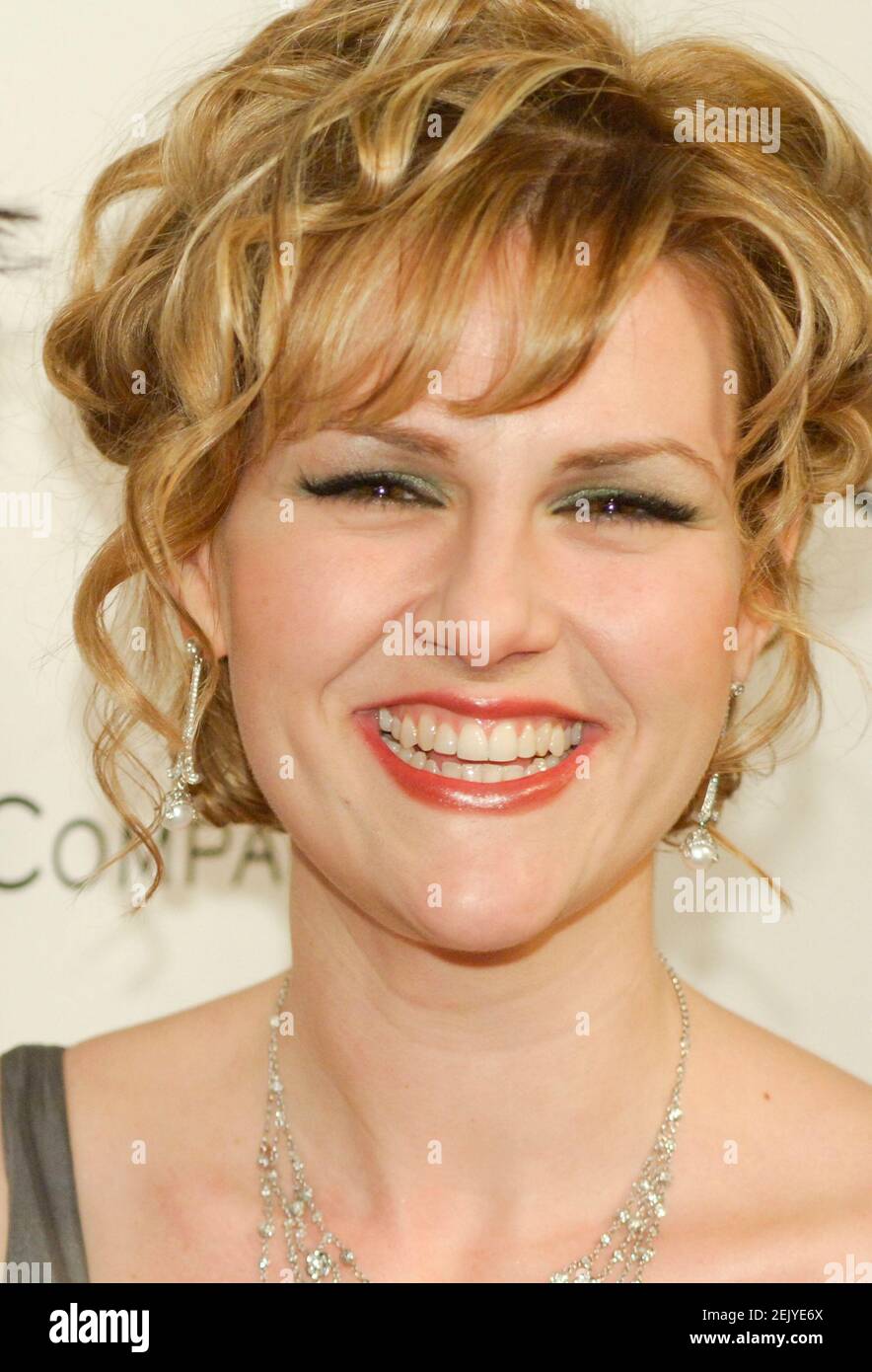 Actress Sara Rue (r) attends arrivals for Weinstein Co. Golden Globes ...