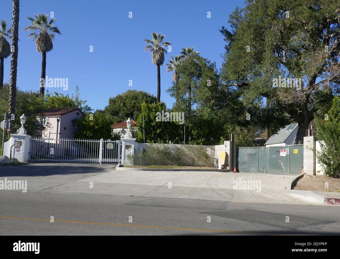 Emma roberts 2021 hi-res stock photography and images - Alamy