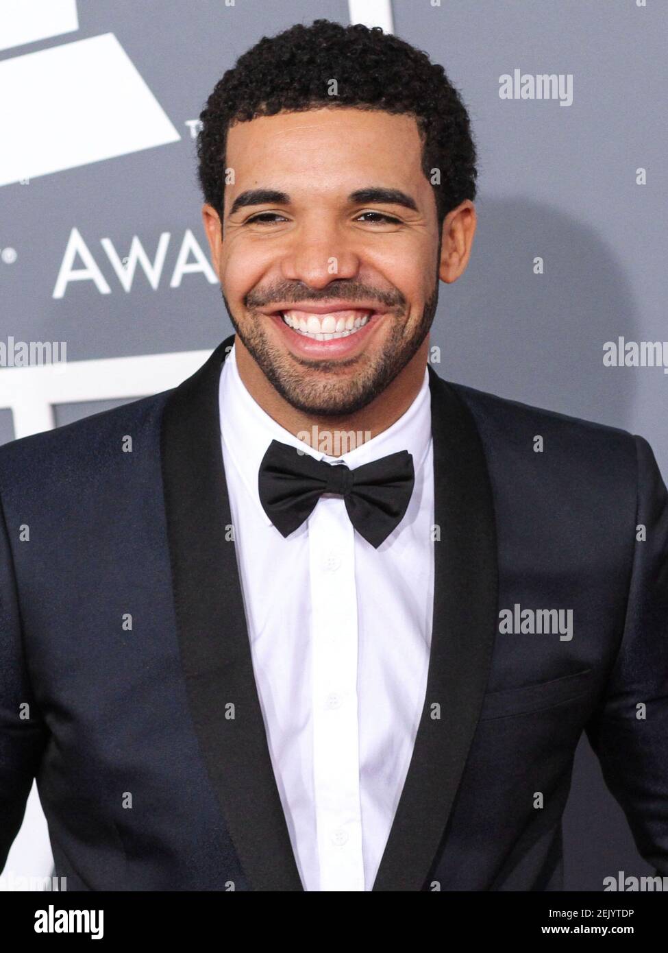 (FILE) Drake Makes Historic Debut at No. 1 on Billboard Hot 100 With ...