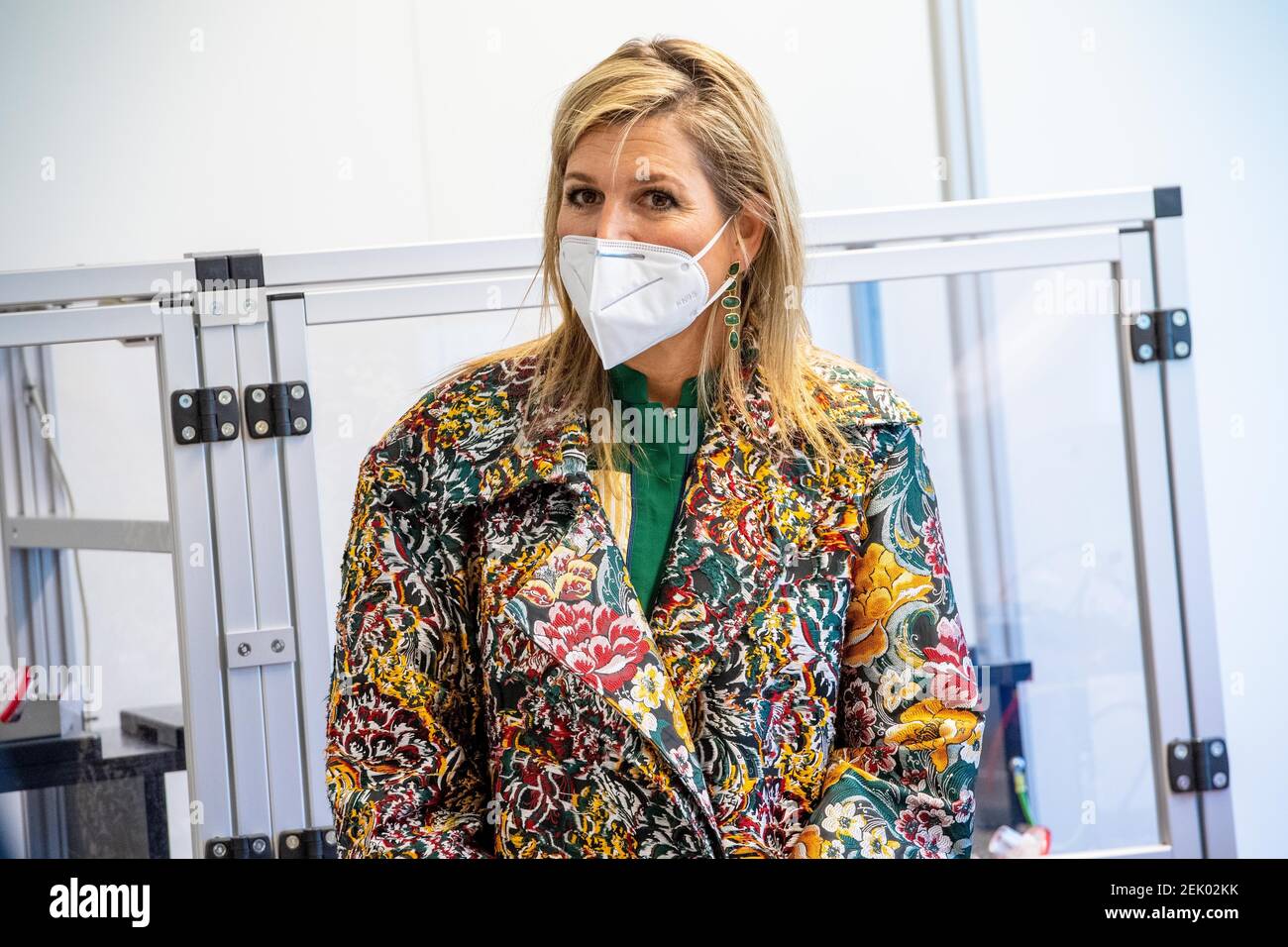 Queen Maxima wore a face mask during the working visit to technology ...