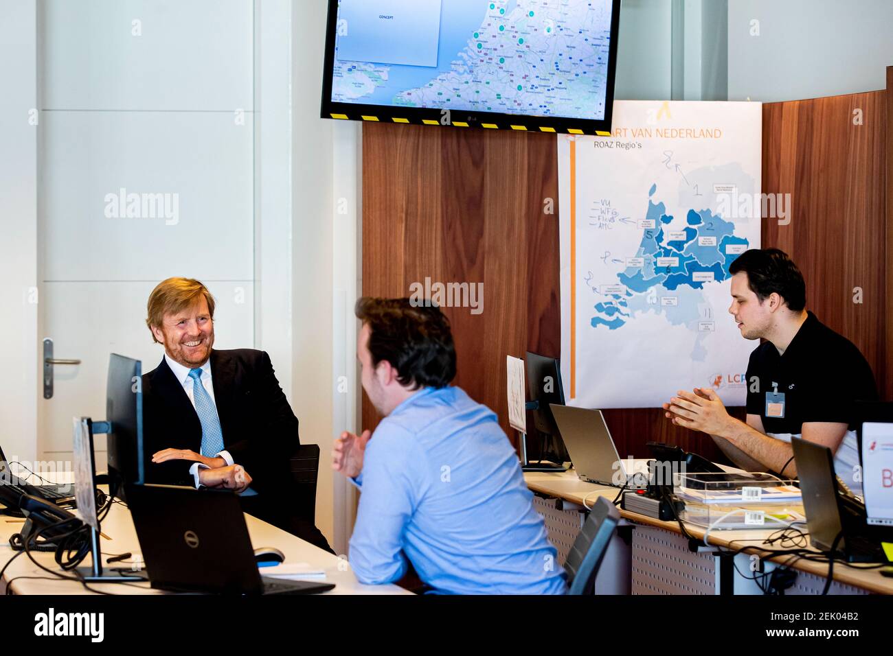 King Willem Alexander pays a visit to the Erasmus MC Hospital ...