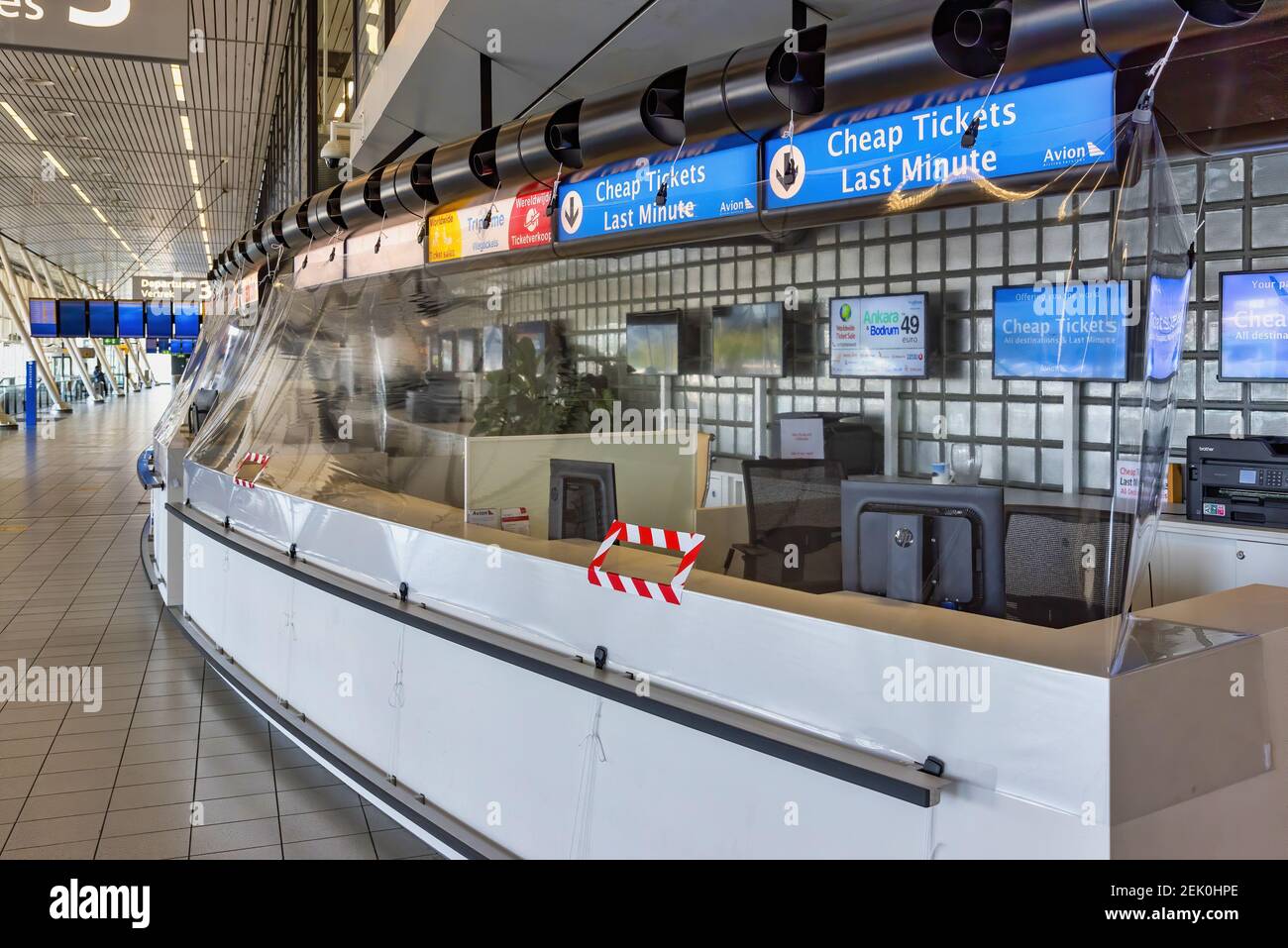 SCHIPHOL 23-04-2020, Schiphol preparing departure and arrivals for a 1 ...
