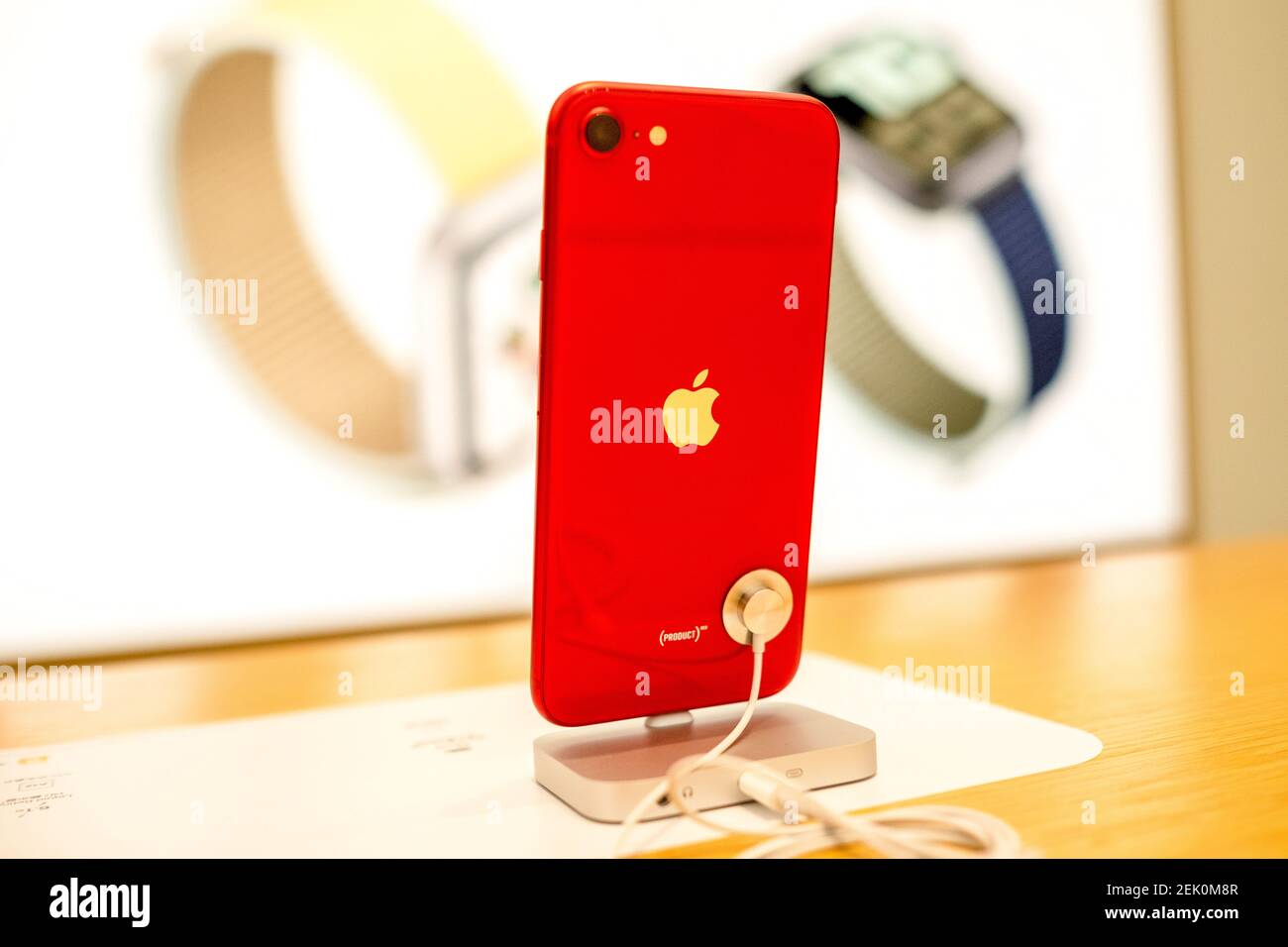 Smartphone iPhone SE (PRODUCT) RED version, seen displayed at an American multinational ...