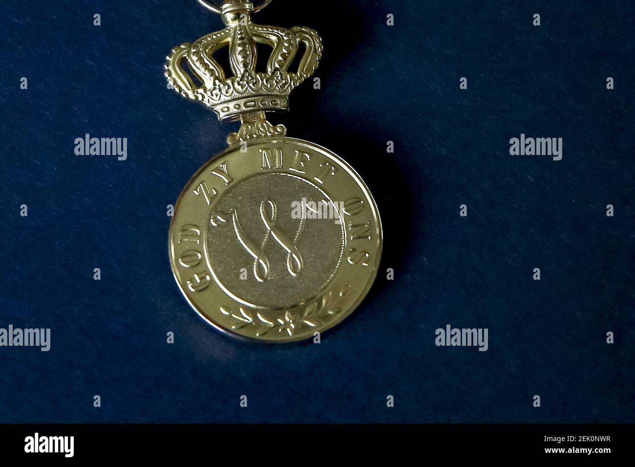 UTRECHT, 25-04-2020 , Dutchnews, A round medal with a diameter of 27 ...