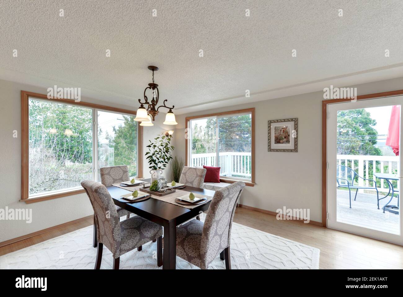 Modern residential dining room interior Stock Photo - Alamy
