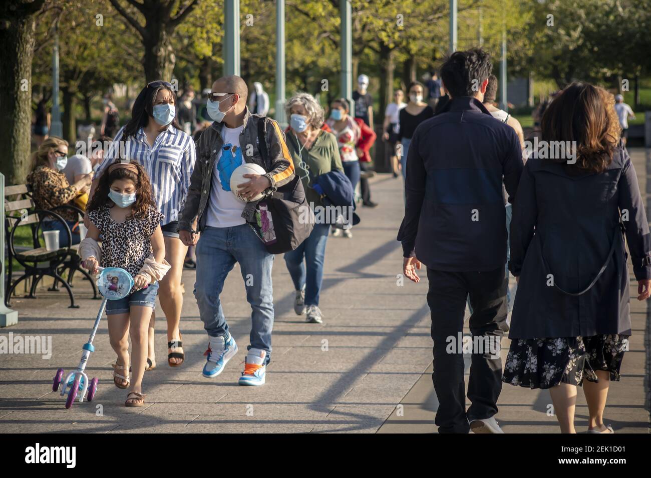 Social distancing as cooped up people flock to Hudson River Park in New ...