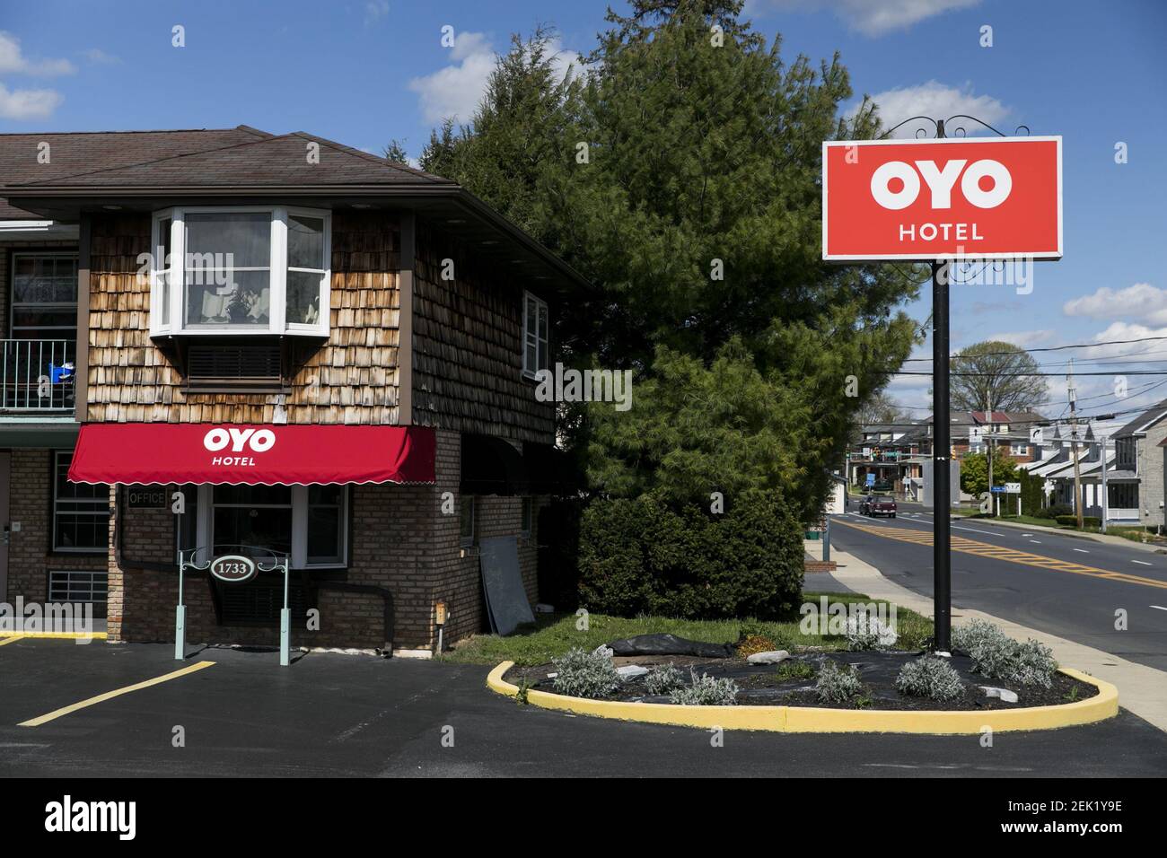 A logo sign outside of a Oyo Hotel location in Hershey, Pennsylvania on ...