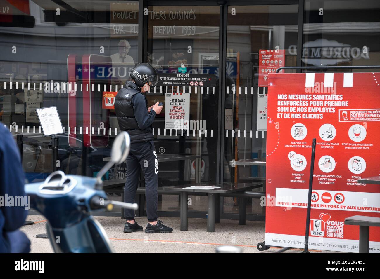A Kentucky Fried Chicken branch with delivery only in Cannes, France on ...