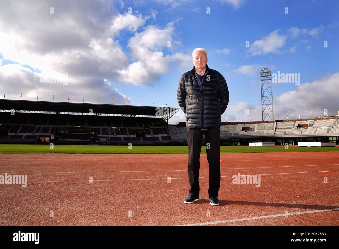 AMSTERDAM, 06-02-2002 , photoshoot with former Dutch International Wim ...