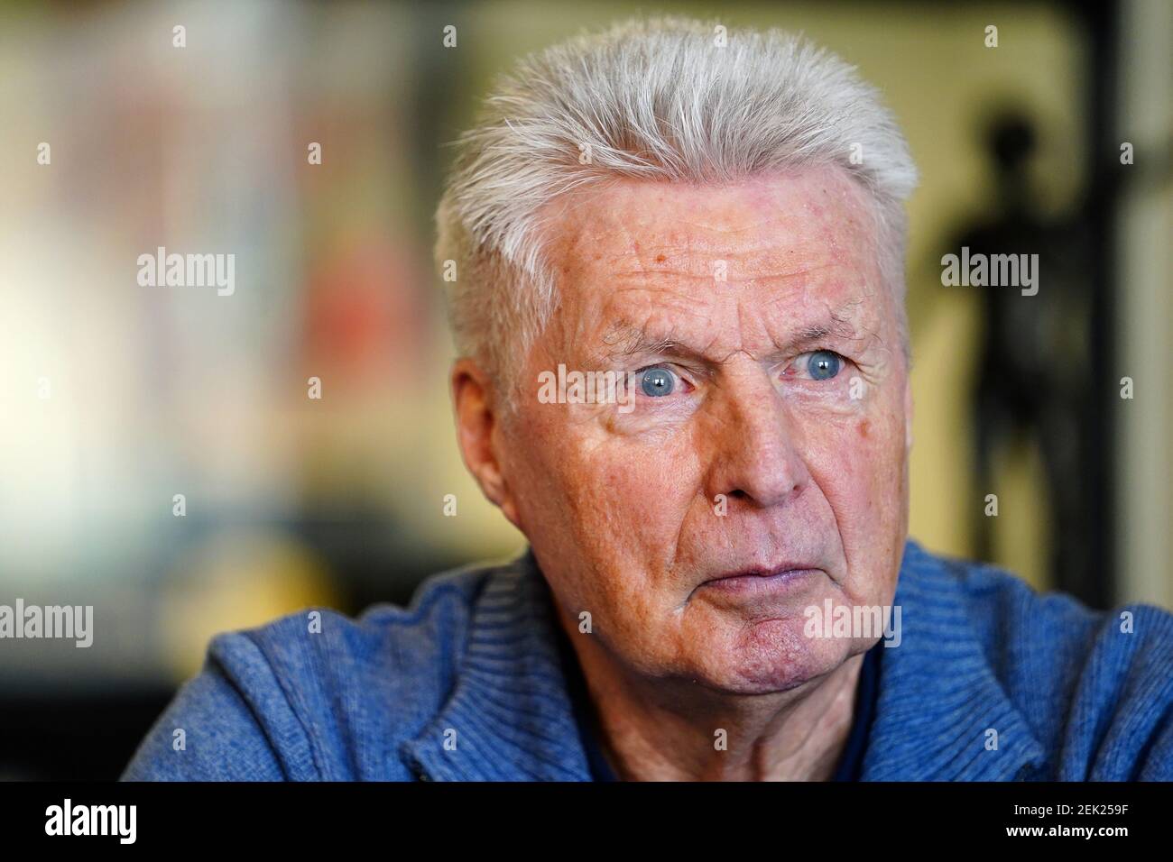 AMSTERDAM, 06-02-2002 , photoshoot with former Dutch International Wim ...