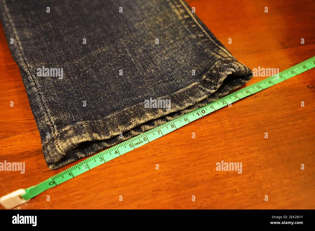 Tailor measuring leg hi-res stock photography and images - Alamy