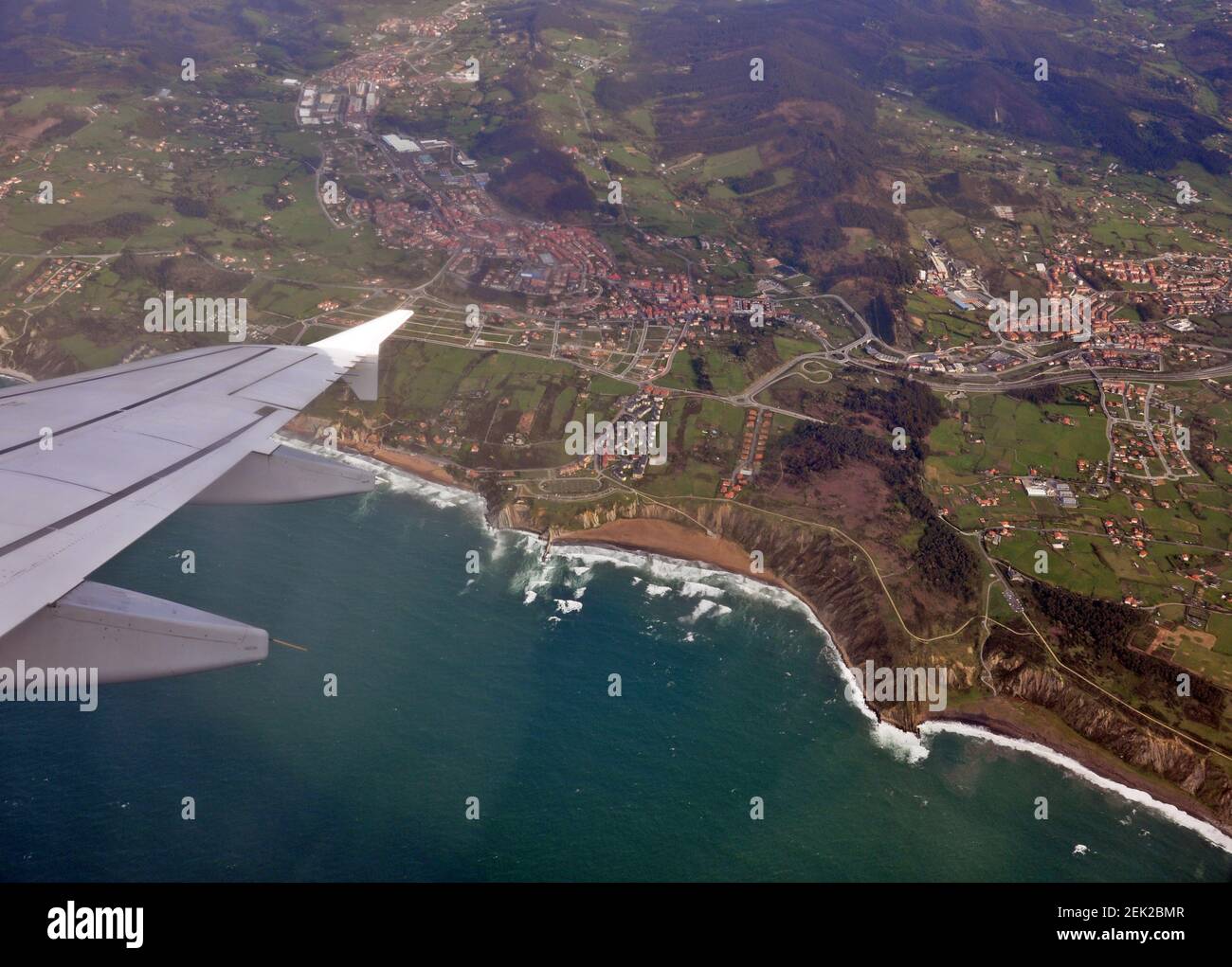 Europe city view from plane hi-res stock photography and images - Alamy