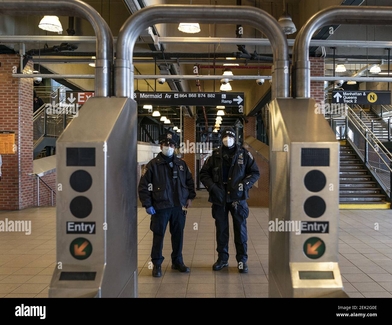 (5/12/2020) Police officers of Transit Bureau of MTA patrol last stop ...