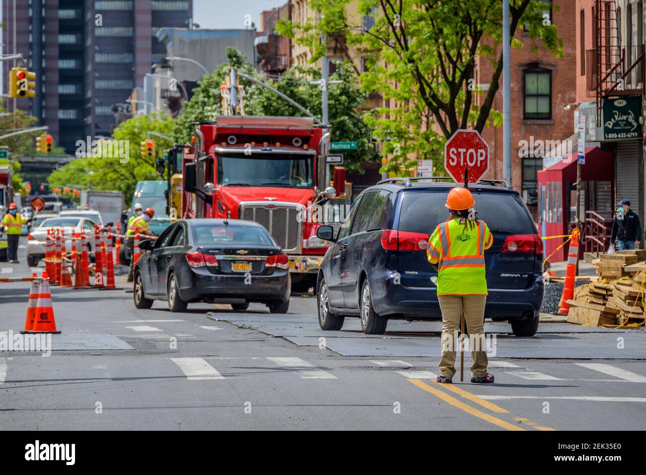 Pipeline construction creating street closures and traffic congestion ...