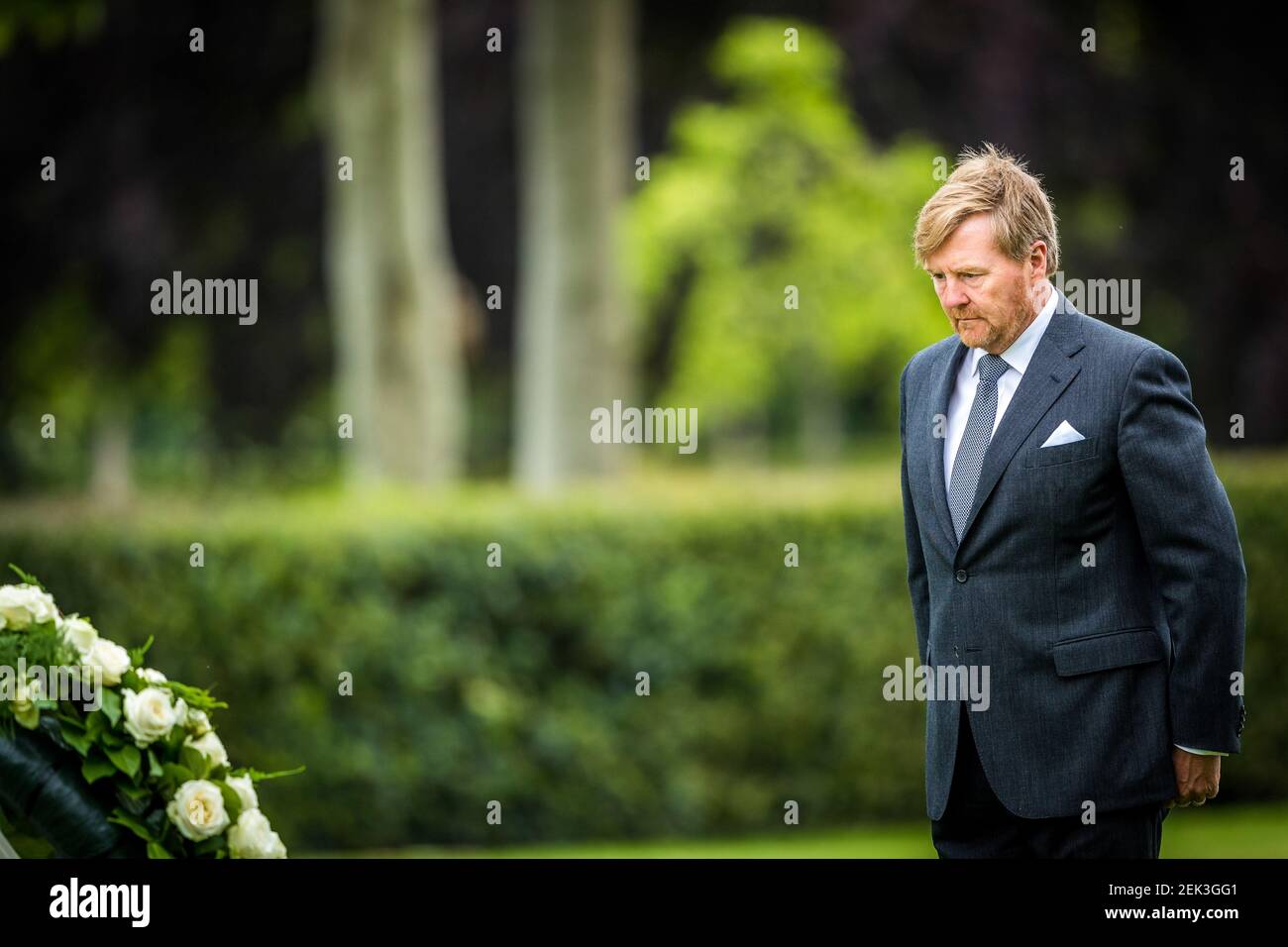 King Willem-Alexander attends Memorial Day at the American Cemetery ...