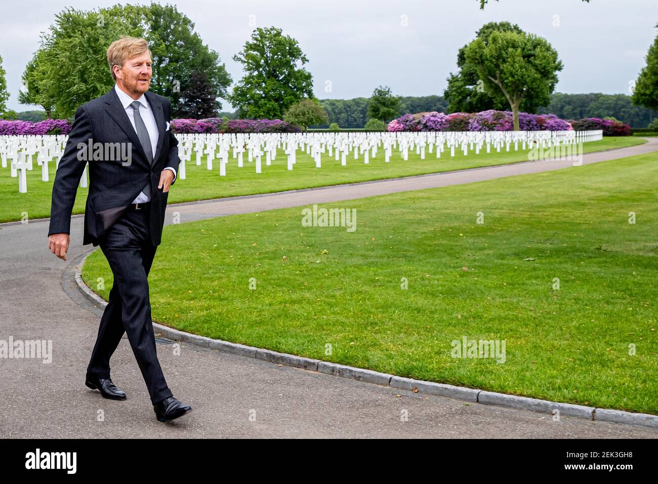 King Willem-Alexander attends Memorial Day at the American Cemetery ...