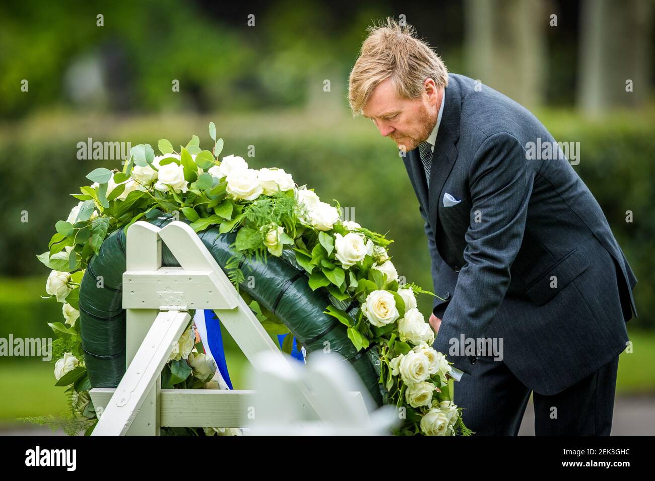 King Willem-Alexander attends Memorial Day at the American Cemetery ...