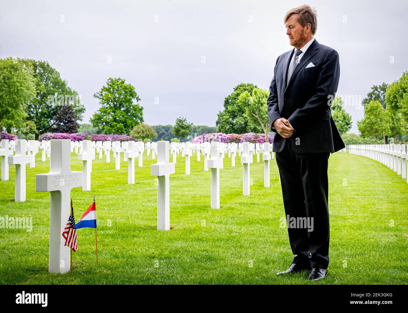 King Willem-Alexander attends Memorial Day at the American Cemetery ...
