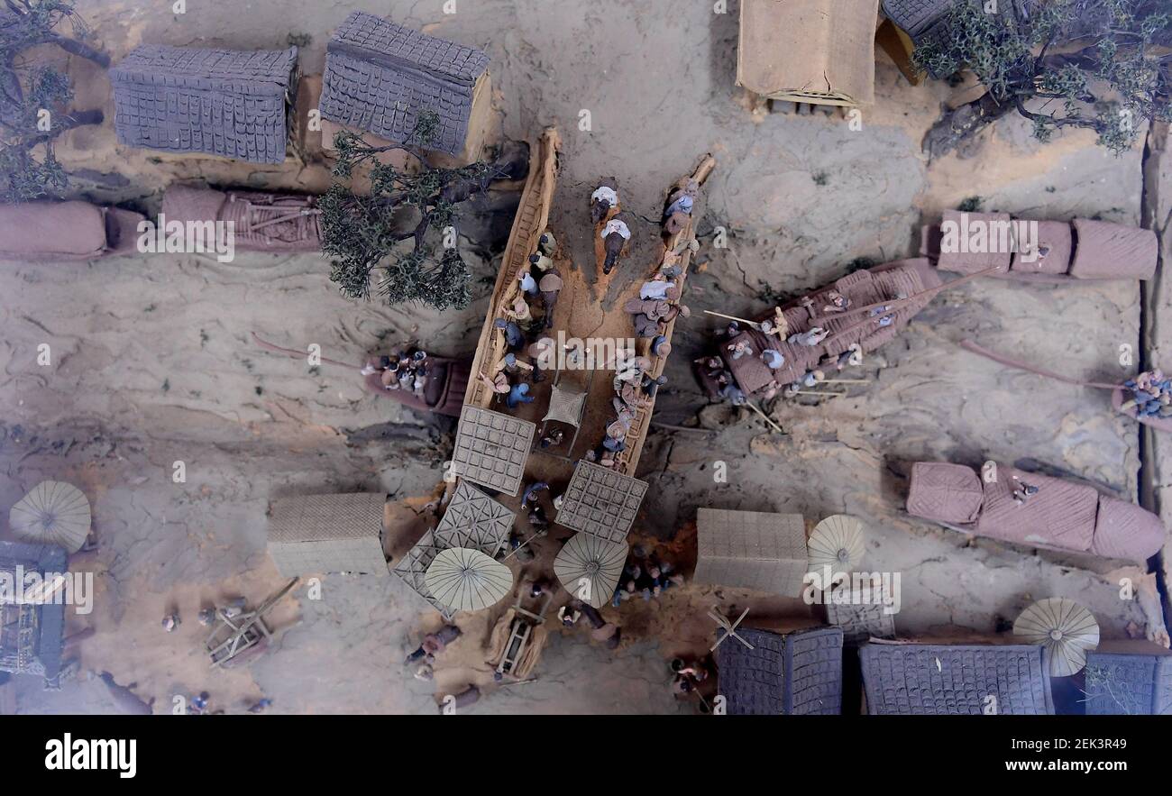 Liaoningï¼ŒCHINA-People enjoy a 3D dough sculpture of "riverside scene ...