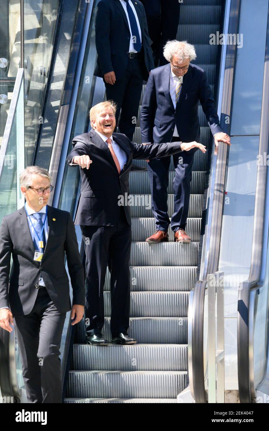 King Willem-Alexander during a working visit to Utrecht Central Station ...