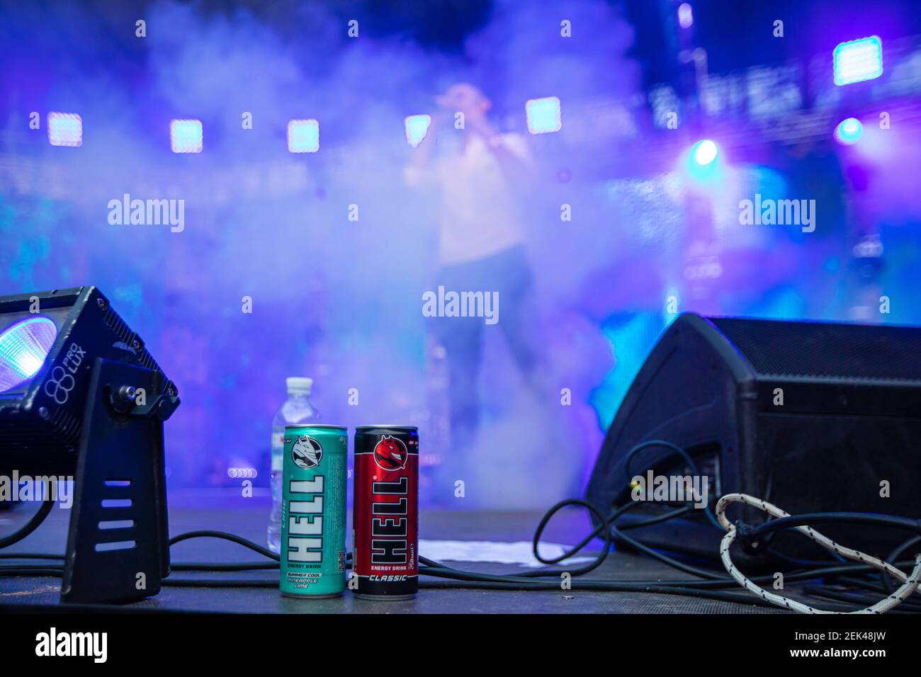 Stadium concert screen hi-res stock photography and images - Alamy