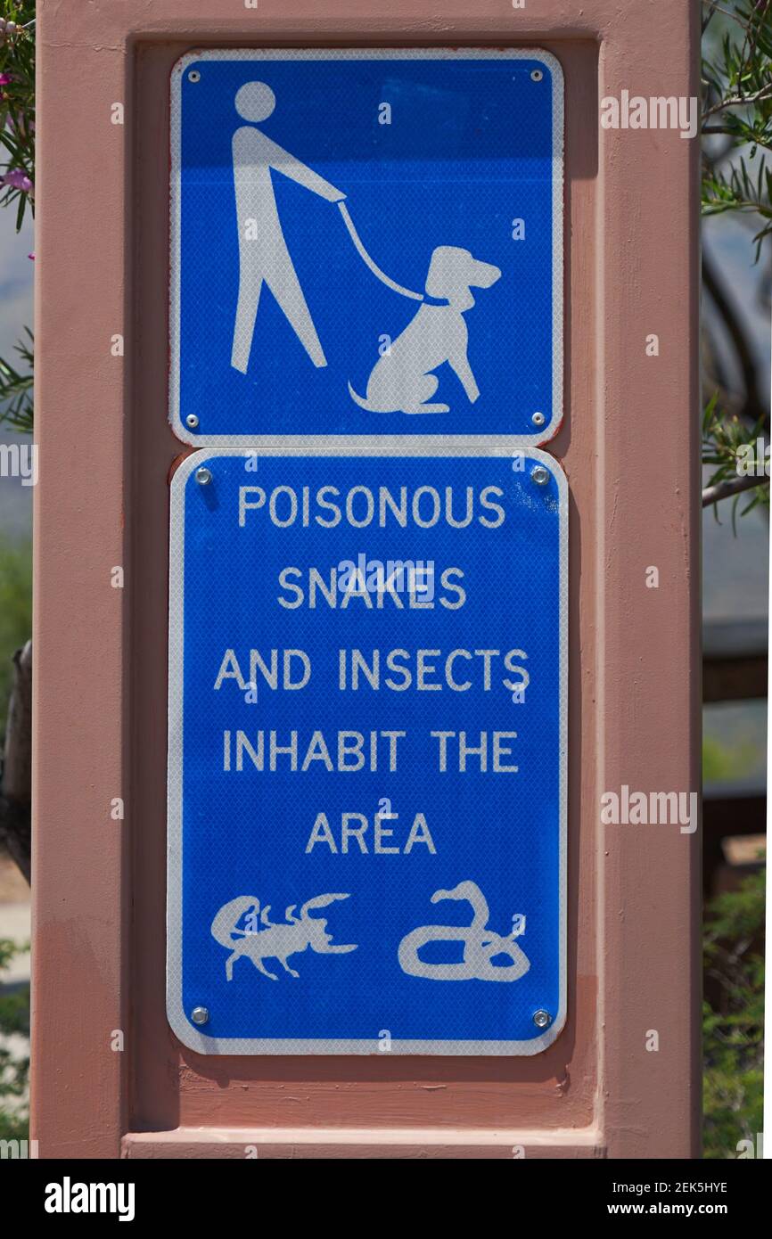 Warning snakes sign hi-res stock photography and images - Alamy