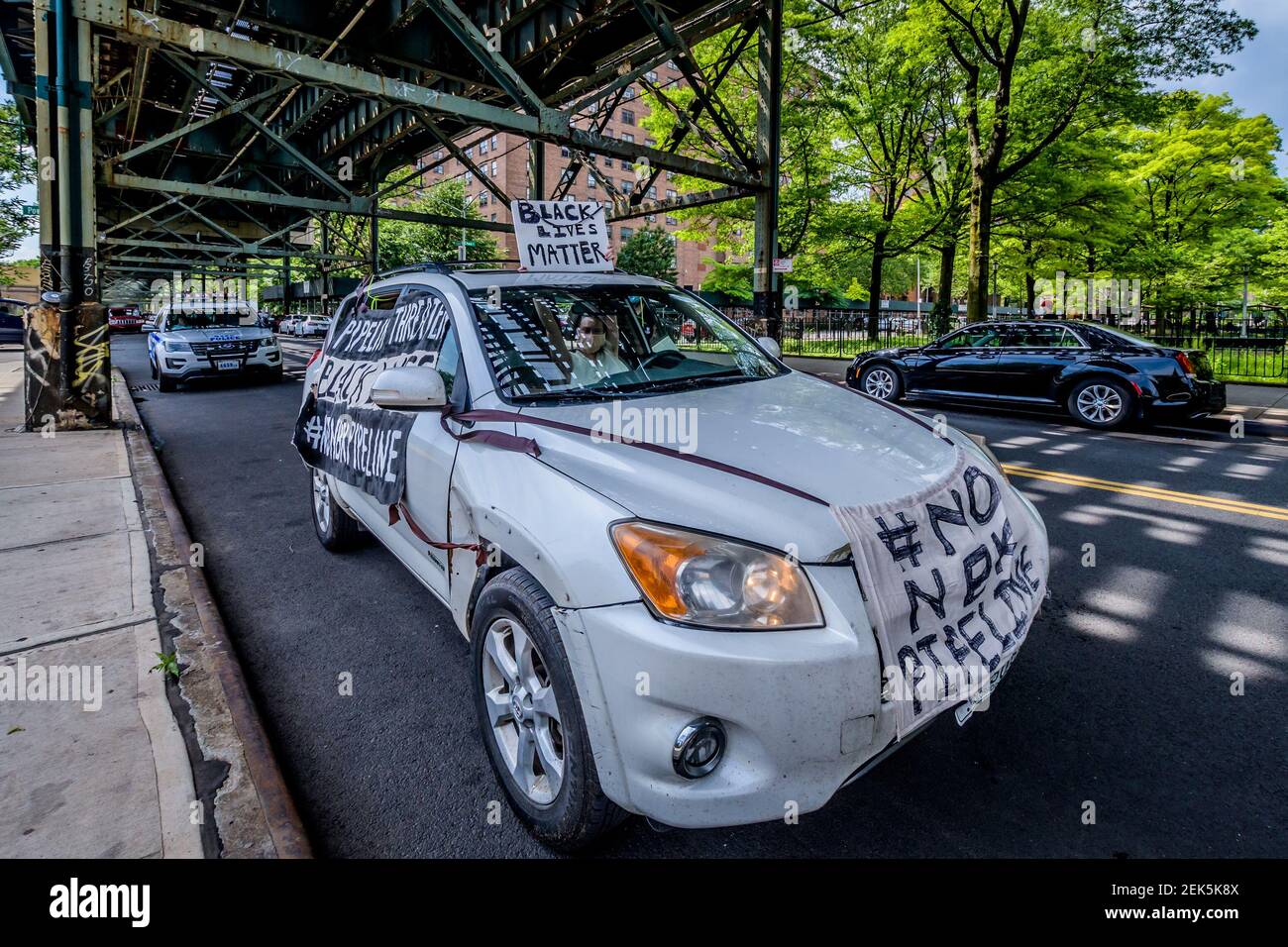 Activists from the No North Brooklyn Pipeline Coalition organized a ...