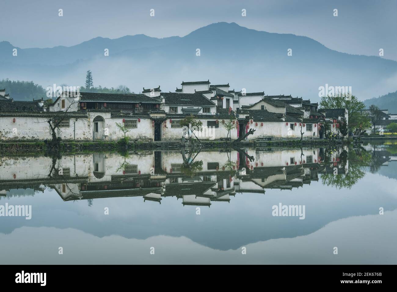 Undated photos show the amazing scenery of Hongcun Village, looks just ...