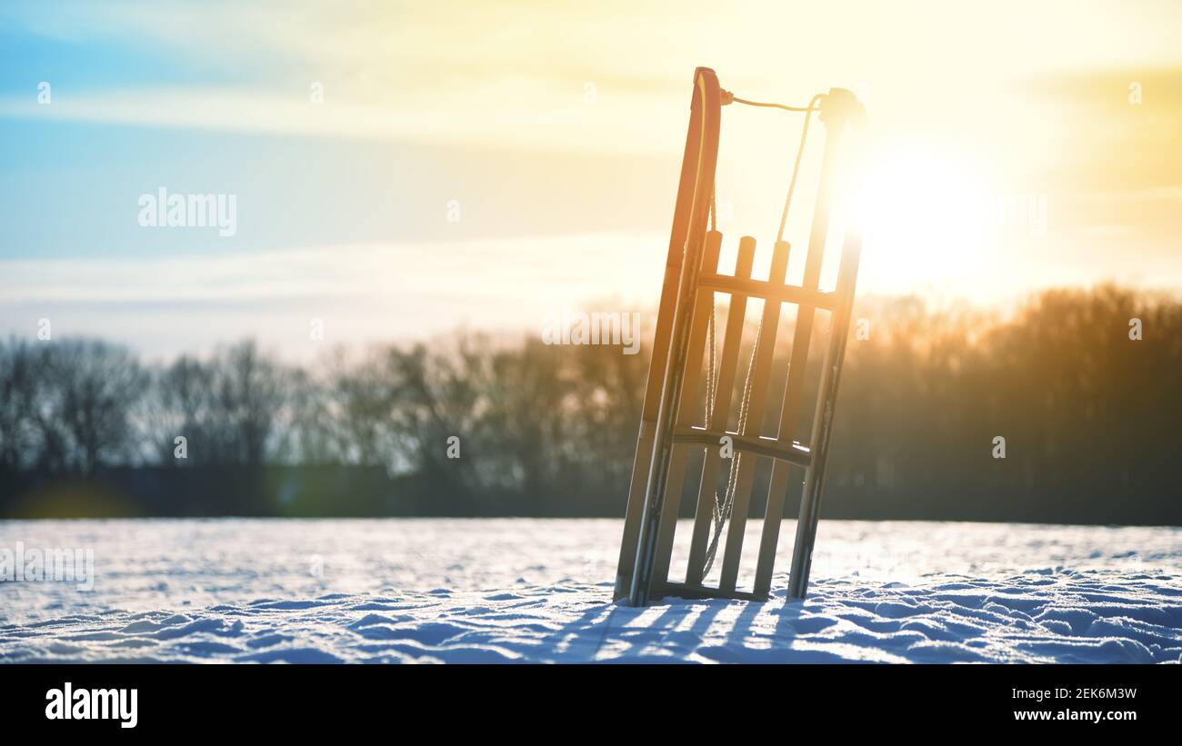 Sledge evening hi-res stock photography and images - Alamy