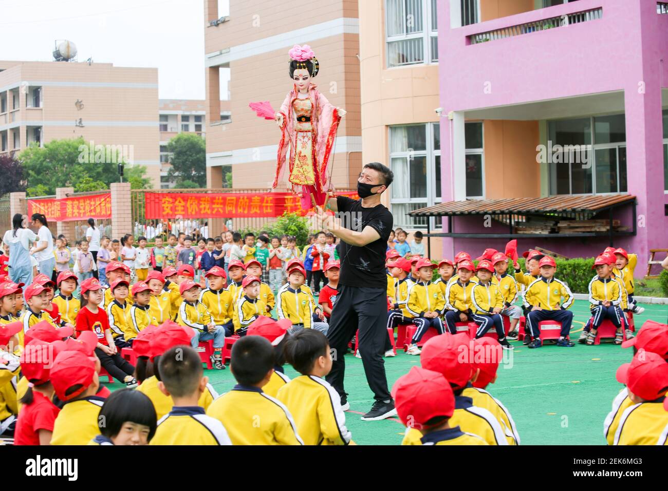 RUGAO, CHINA - JUNE 22, 2020 - The inheritors of intangible cultural ...