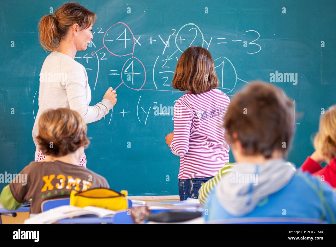 Children studying mathematics in an elementary school classroom Stock ...