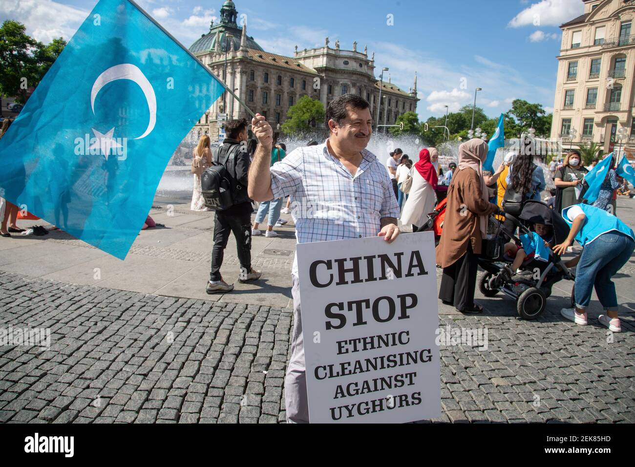 Protest der uiguren hi-res stock photography and images - Alamy