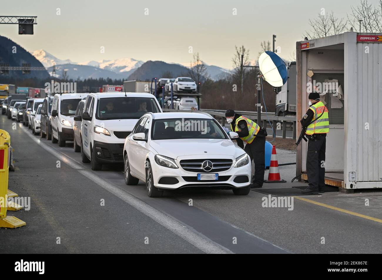 Border controls at the Austrian-German border, border crossing ...