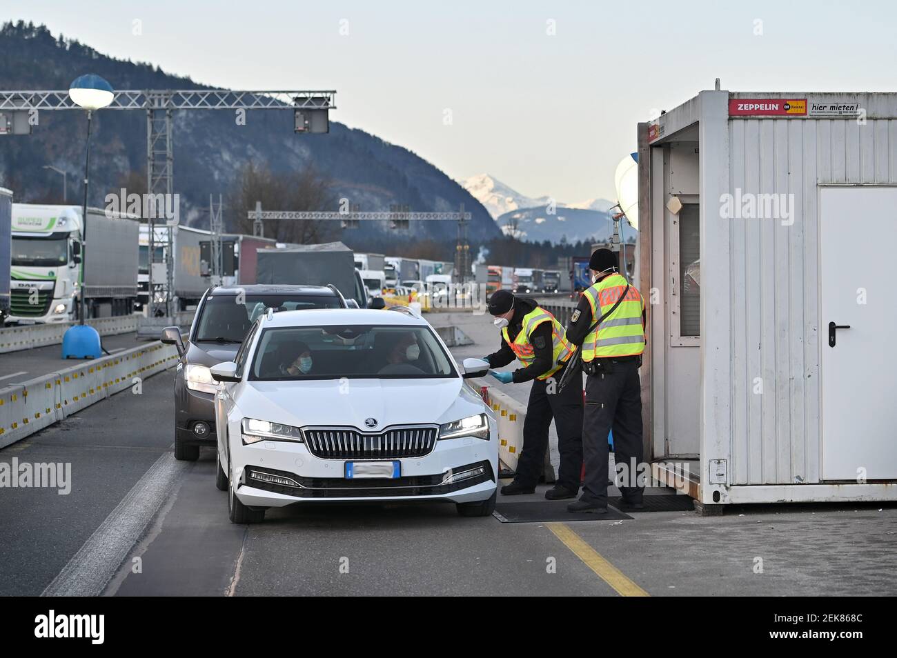 Border controls at the Austrian-German border, border crossing ...