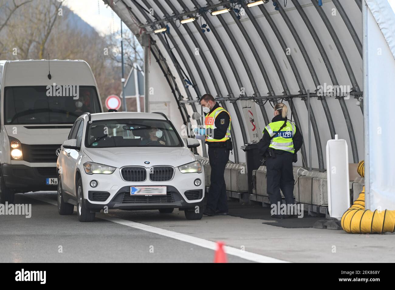 Border controls at the Austrian-German border, border crossing ...