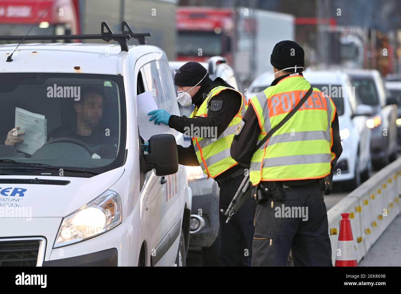 Border controls hi-res stock photography and images - Alamy