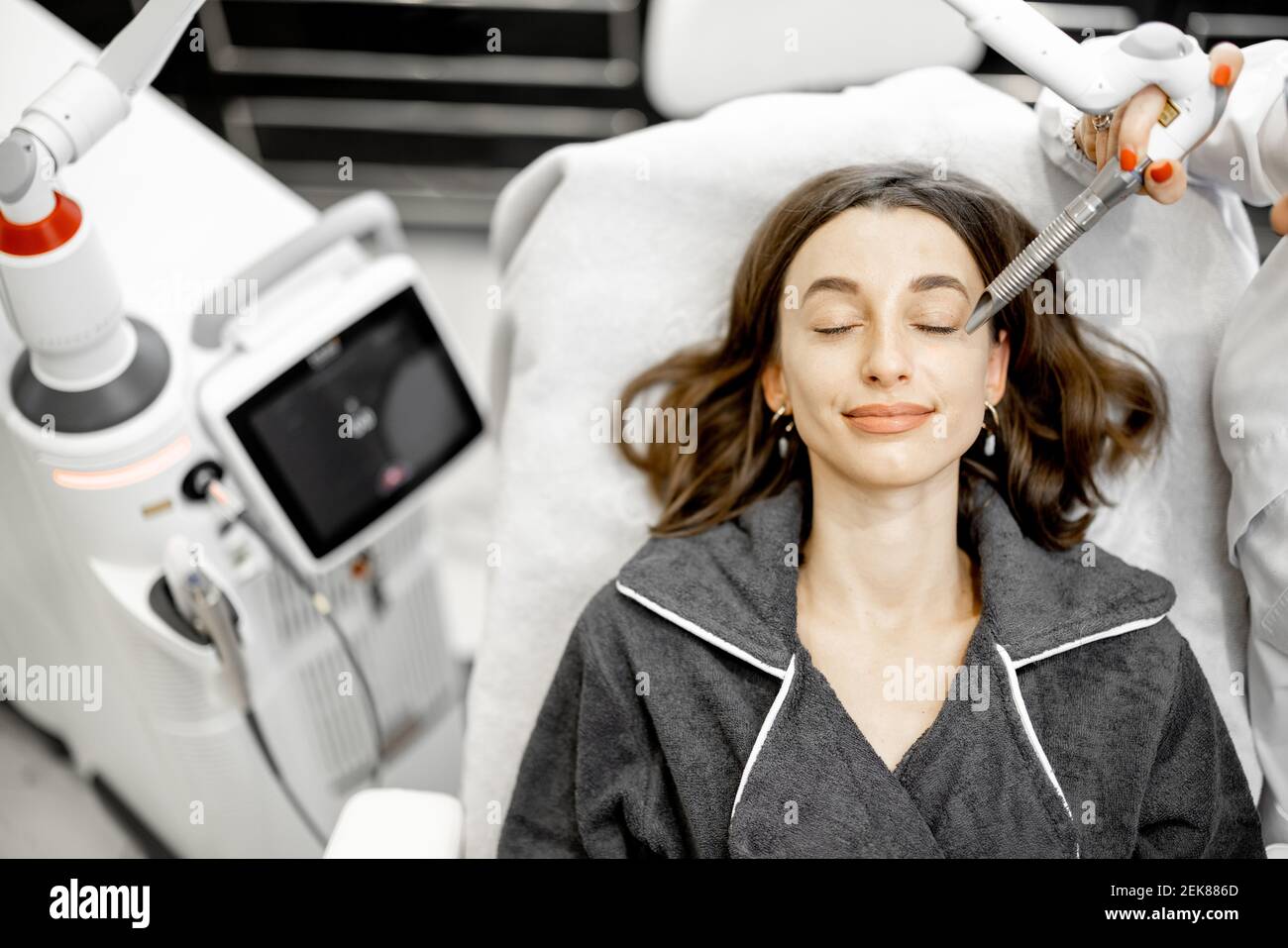 Laser procedure hi-res stock photography and images - Alamy