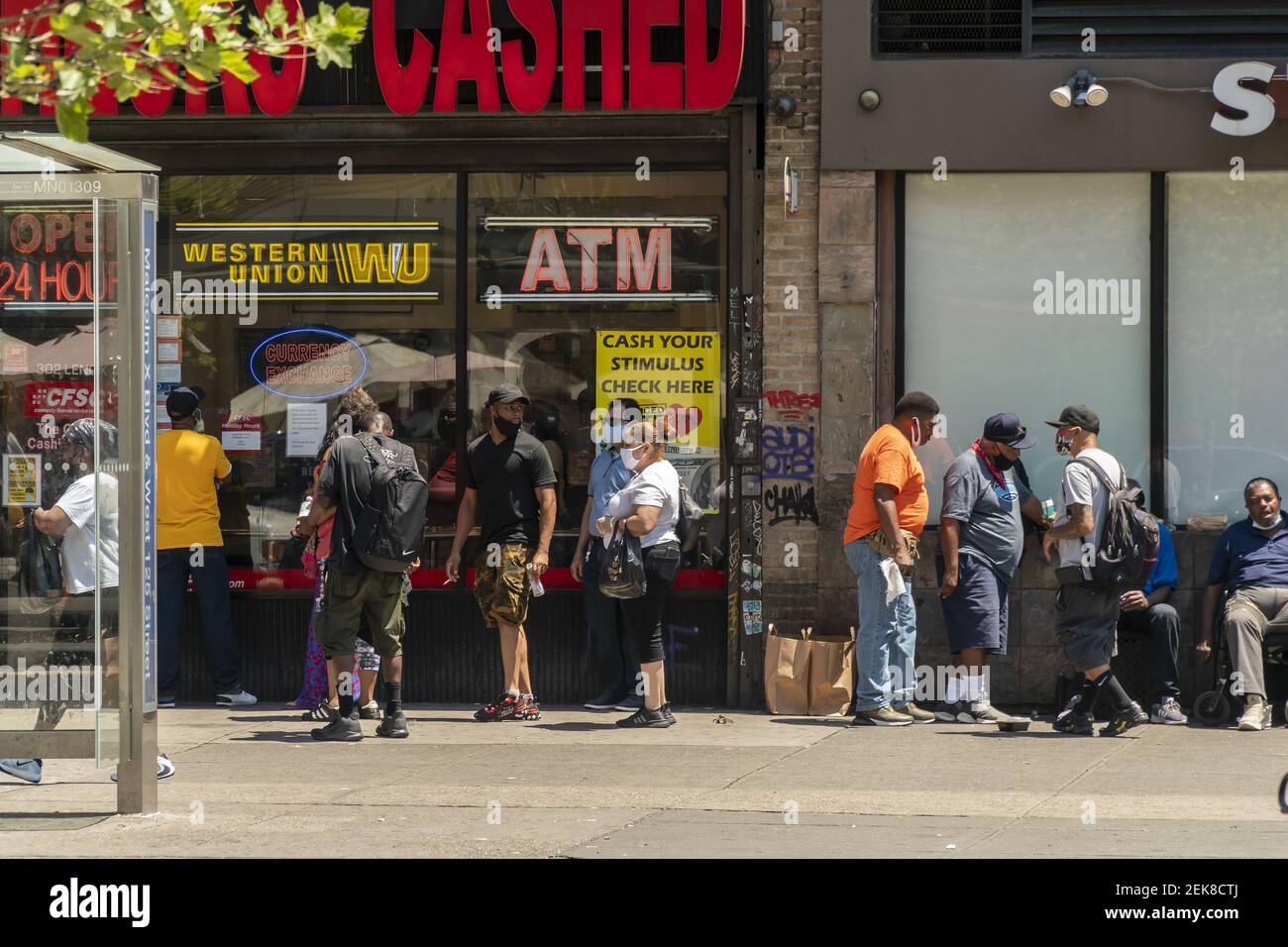 News money cheque hi-res stock photography and images - Alamy