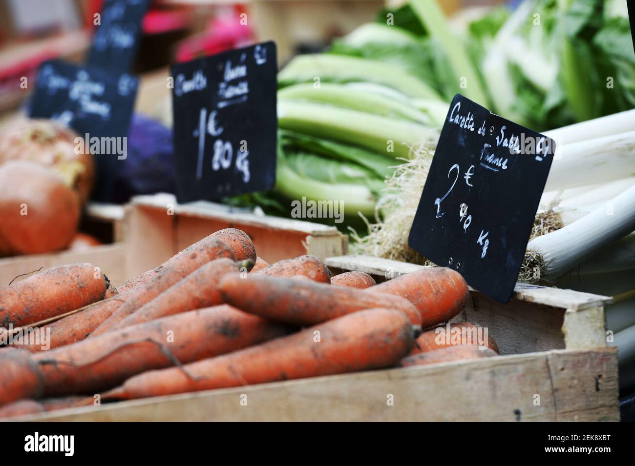 Paris busy fruit street market hi-res stock photography and images - Alamy