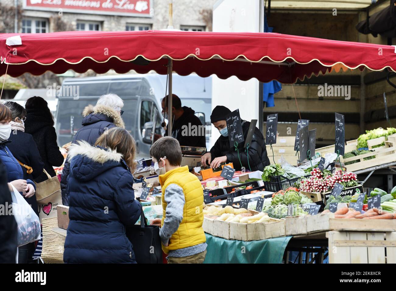 Honfleur food market - Calvados - Paris Stock Photo - Alamy