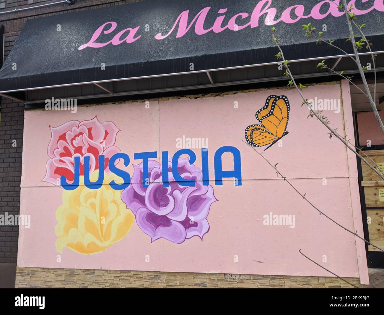Boards covering La Michoacana ice cream shop at 701 E Lake St. in ...