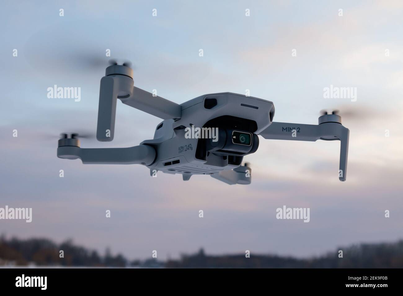 Fly in sunset 4k hi-res stock photography and images - Alamy