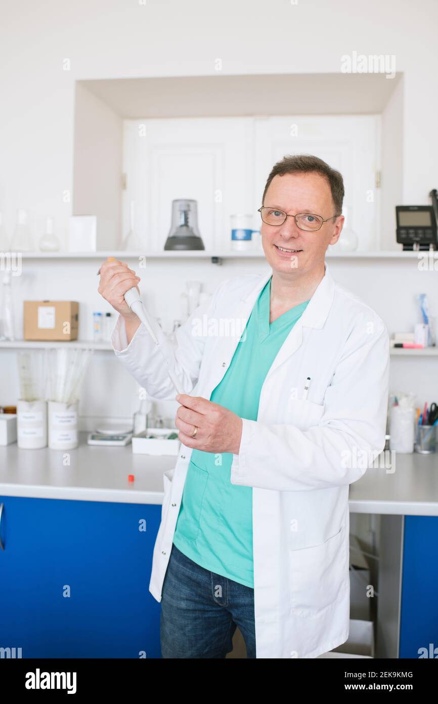 Lab portrait hi-res stock photography and images - Alamy