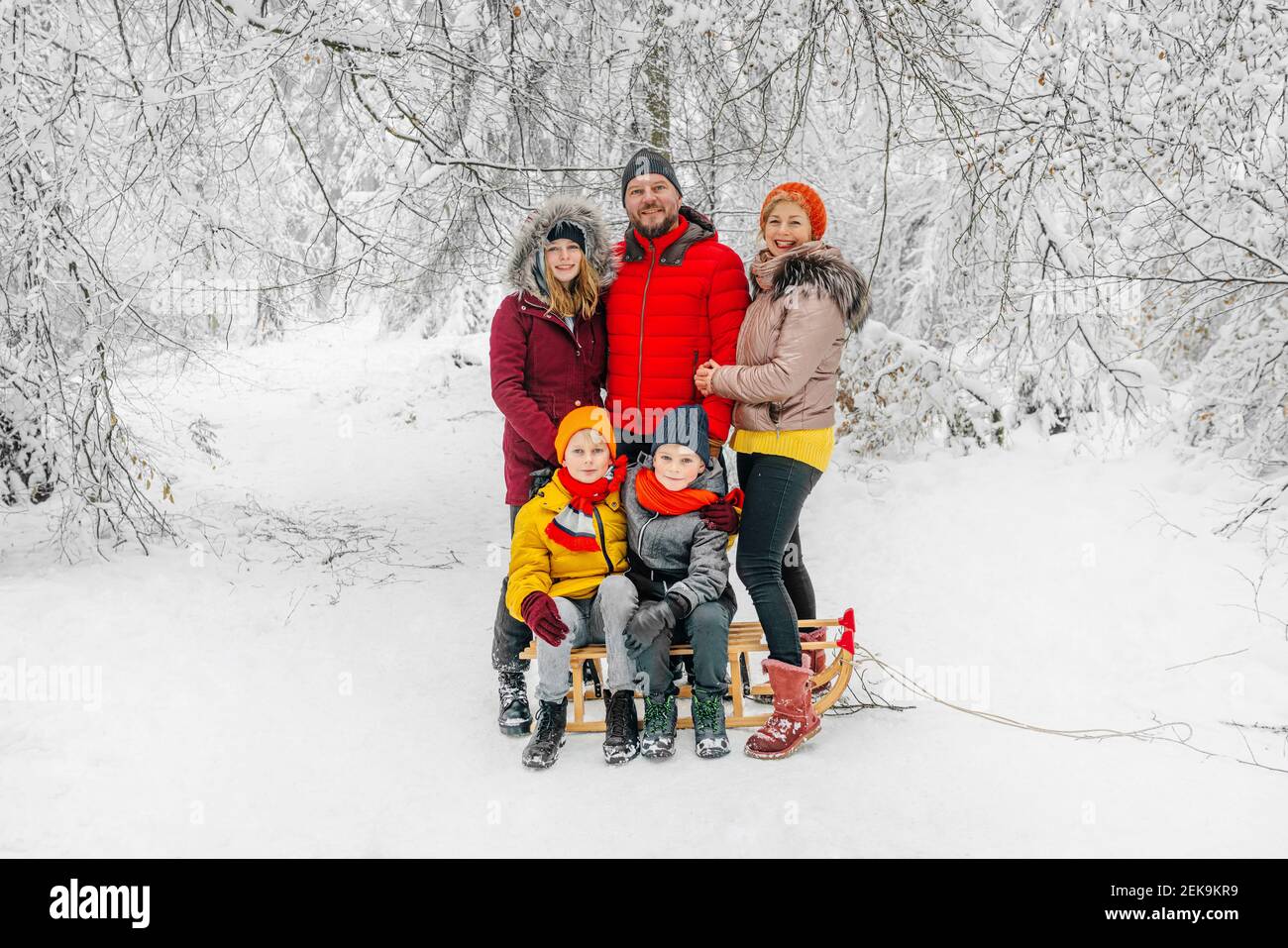 Five children and parents hi-res stock photography and images - Alamy