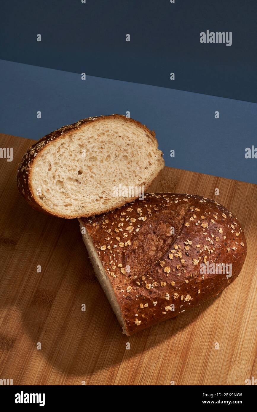 Half loaf bread chopping board hi-res stock photography and images - Alamy