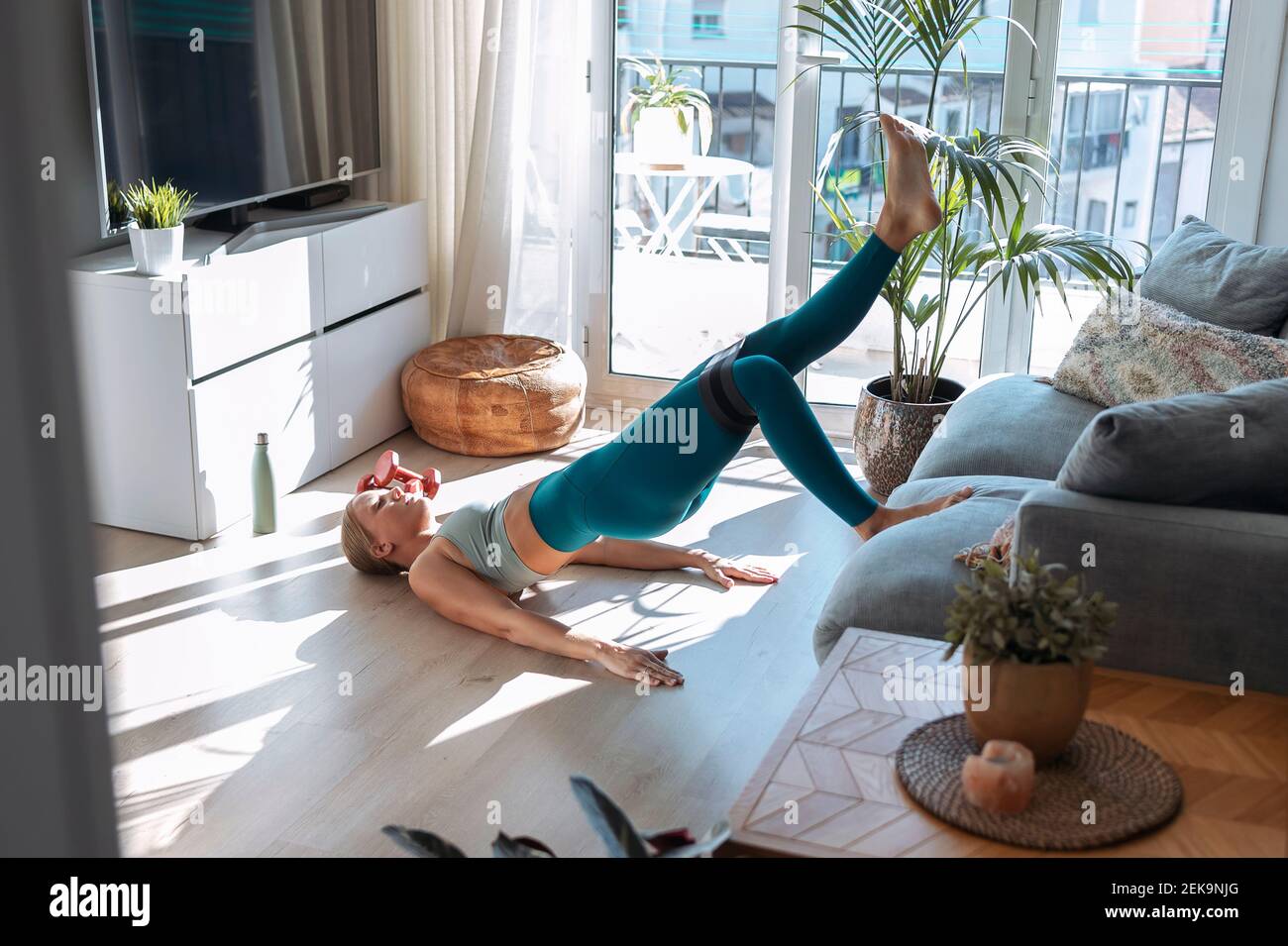 Leaning in couch hi-res stock photography and images - Alamy