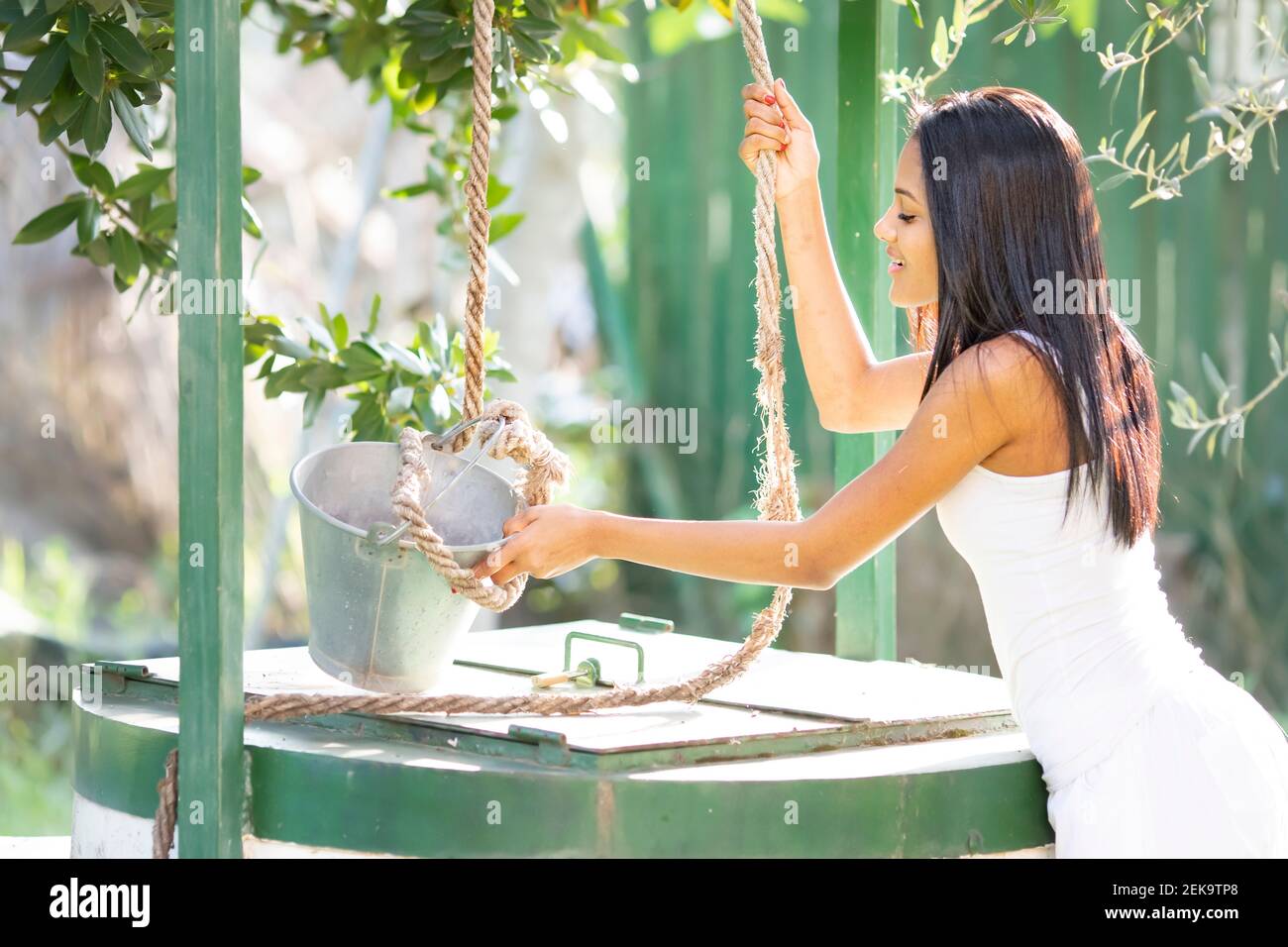 Well 40 hi-res stock photography and images - Alamy